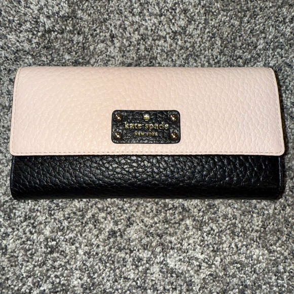 kate spade | Bags | Kate Spade Bay Street Sandra Pebbled Leather Wallet ...